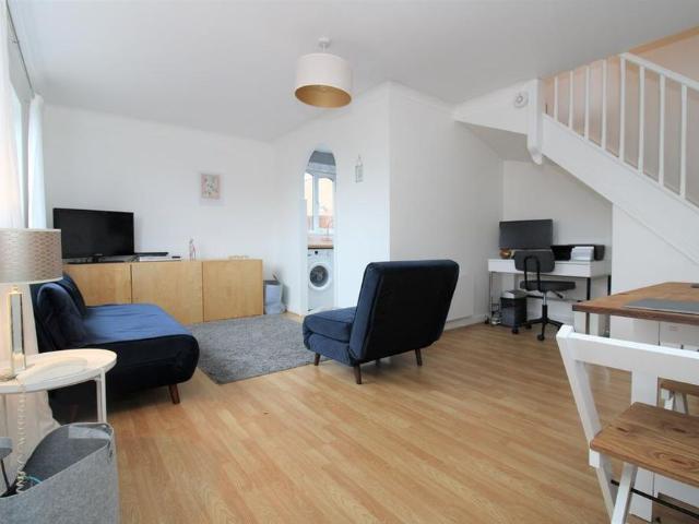 2 bedroom cluster house to rent