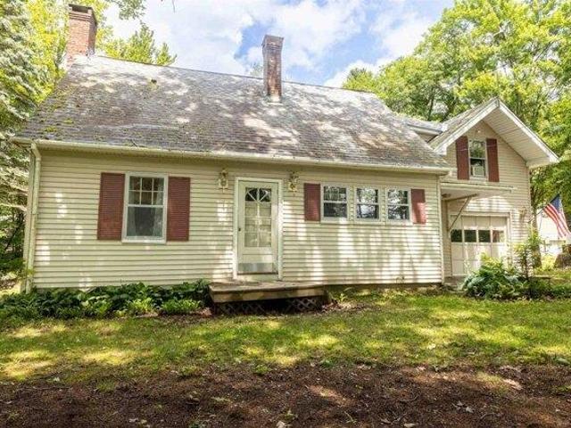 2 bedroom, Claremont NH 03743 104188175