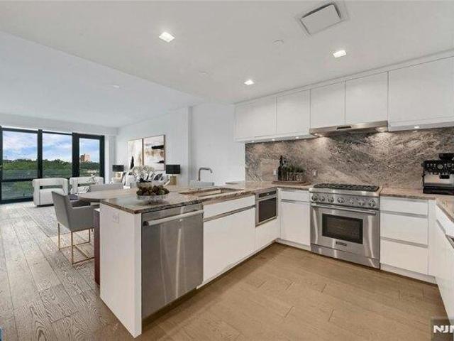 2 bedroom, Cliffside Park NJ 07010 104650683