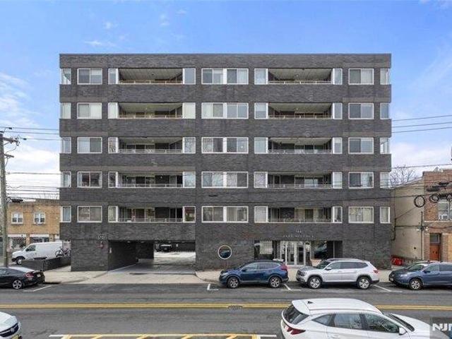 2 bedroom, Cliffside Park NJ 07010 104686978