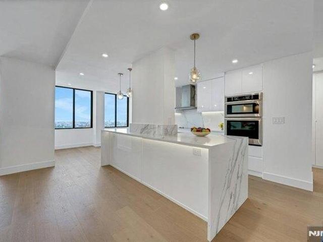 2 bedroom, Cliffside Park NJ 07010 104691010
