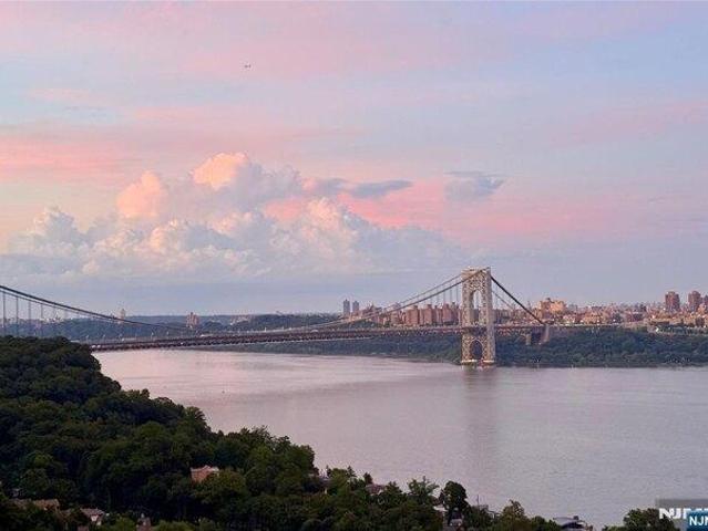 2 bedroom, Cliffside Park NJ 07010 102278845