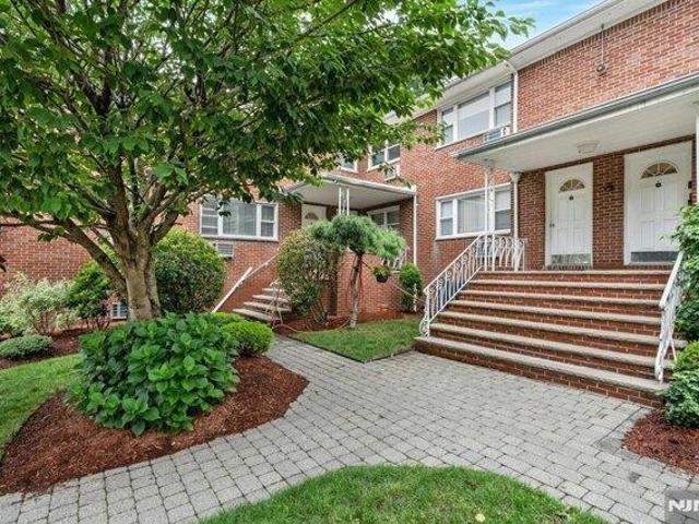 2 bedroom, Cliffside Park NJ 07010 102346250