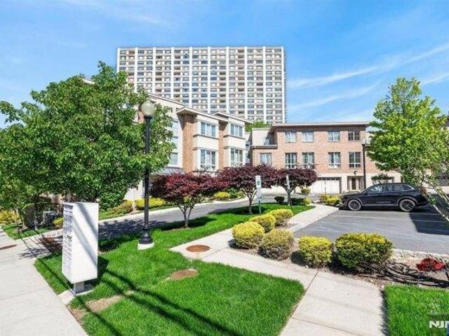 2 bedroom, Cliffside Park NJ 07010 102585823
