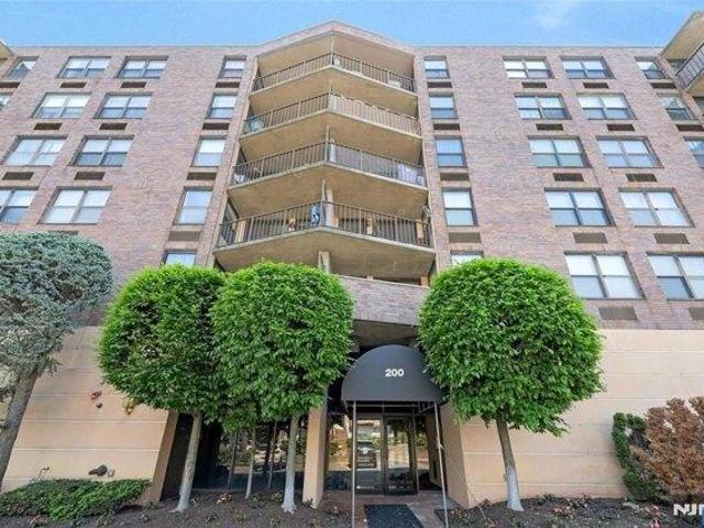 2 bedroom, Cliffside Park NJ 07010 102585912