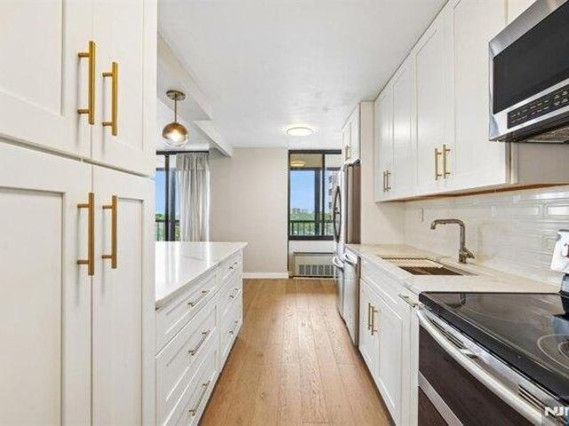 2 bedroom, Cliffside Park NJ 07010 LS102584132