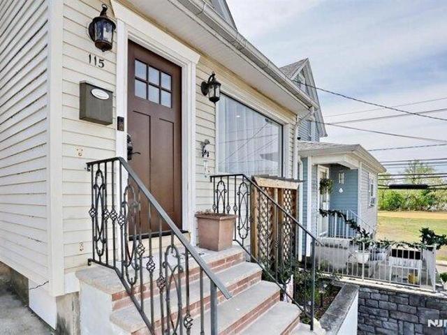 2 bedroom, Clifton NJ 07014 102345905