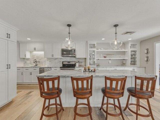 2 bedroom, Clinton MA 01510 LS102922649