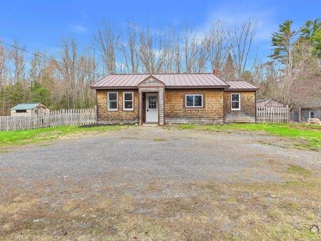 2 bedroom, Clinton ME 04927 102118327