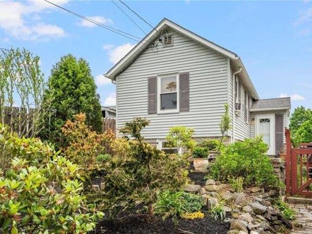 2 bedroom, Cranston RI 02910 103037890