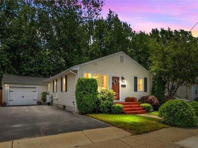 2 bedroom, Cranston RI 02920 104406627