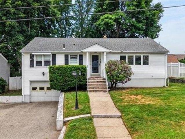 2 bedroom, Cranston RI 02920 104832200