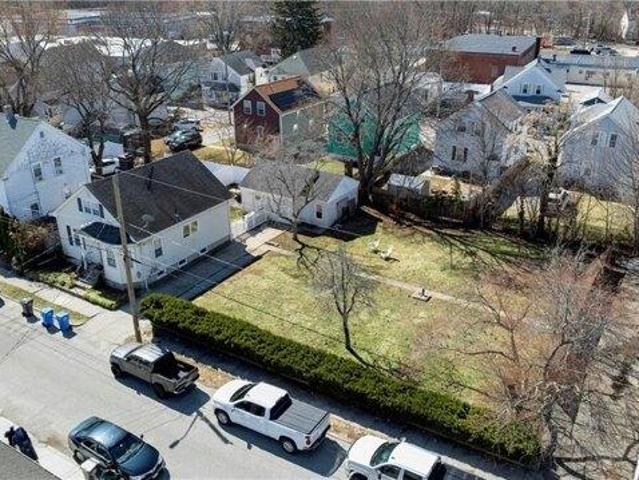 2 bedroom, Cranston RI 02920 102255735