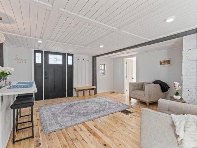 2 bedroom, Cumberland ME 04021 LS103035909