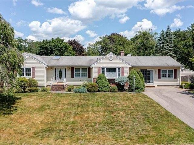 2 bedroom, Cumberland RI 02864 104848993