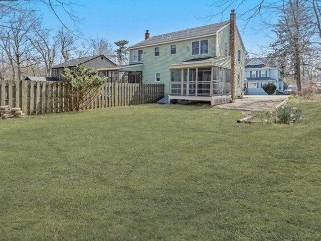 2 bedroom, Amesbury MA 01913 102155250