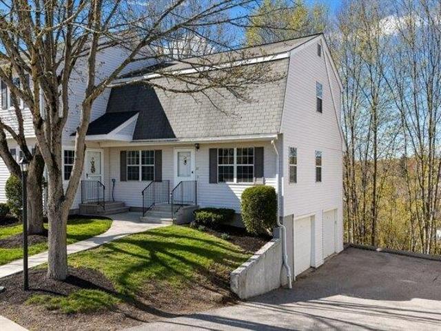 2 bedroom, Amesbury MA 01913 102725350