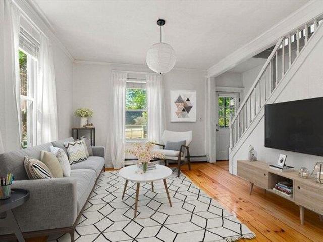 2 bedroom, Amesbury MA 01913 103072984