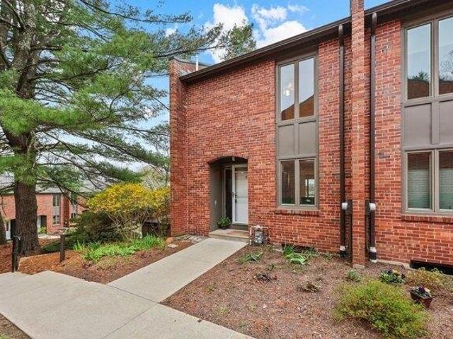 2 bedroom, Amherst MA 01002 102594939