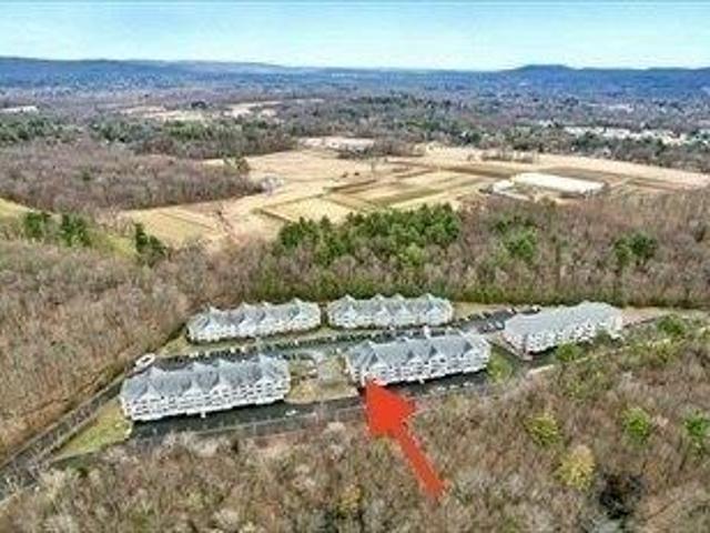 2 bedroom, Amherst MA 01002 LS102922138