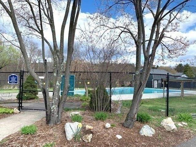 2 bedroom, Amherst MA 01002 LS103125997