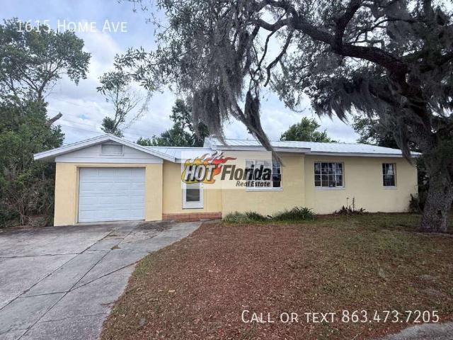 2 Bedroom and 1.5 Bathroom with a Bonus Rooom