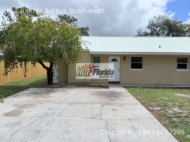2 Bedroom and 2Bathroom Fenced Half Duplex