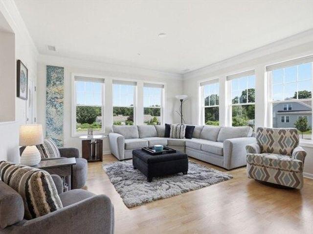 2 bedroom, Andover MA 01810 105108963