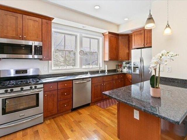 2 bedroom, Acton MA 01720 105115338