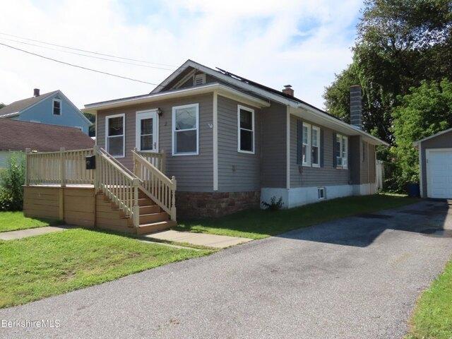 2 bedroom, Adams MA 01220 105096049