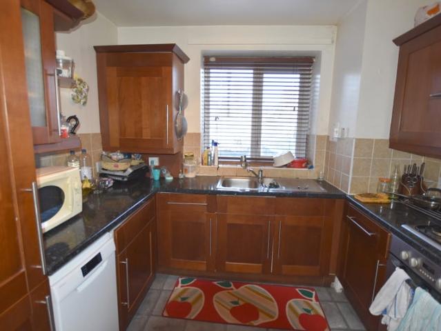 2 Bedroom Apt Shepherds Bush