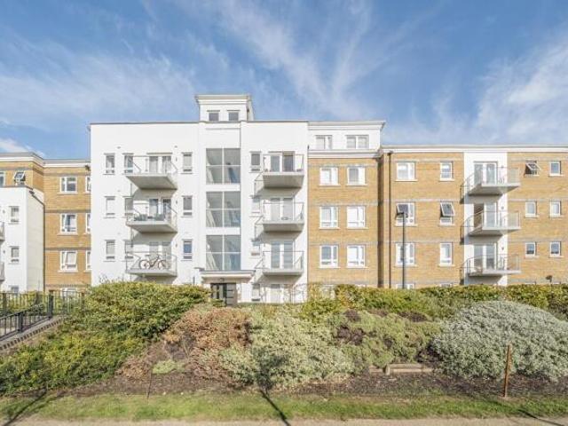 2 Bedroom Apartment Maidenhead Windsor And Maidenhead 100953616