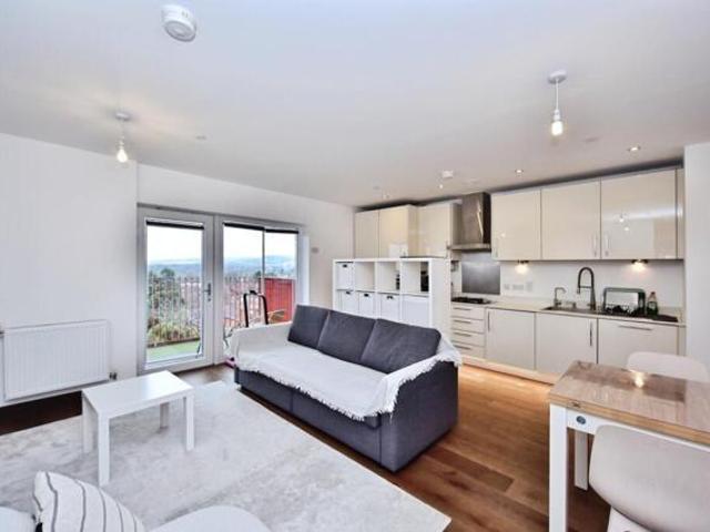 2 Bedroom Apartment Maidstone Kent 101025661