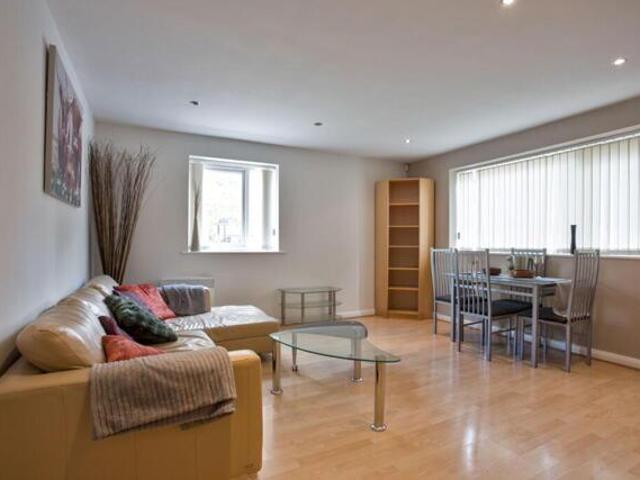 2 Bedroom Apartment Manchester Greater Manchester 100096584