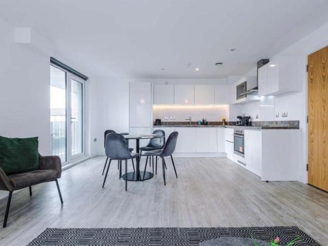 2 Bedroom Apartment Manchester Manchester 101848688