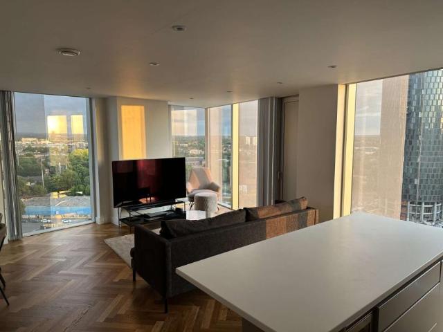 2 Bedroom Apartment Manchester Manchester LS101771912