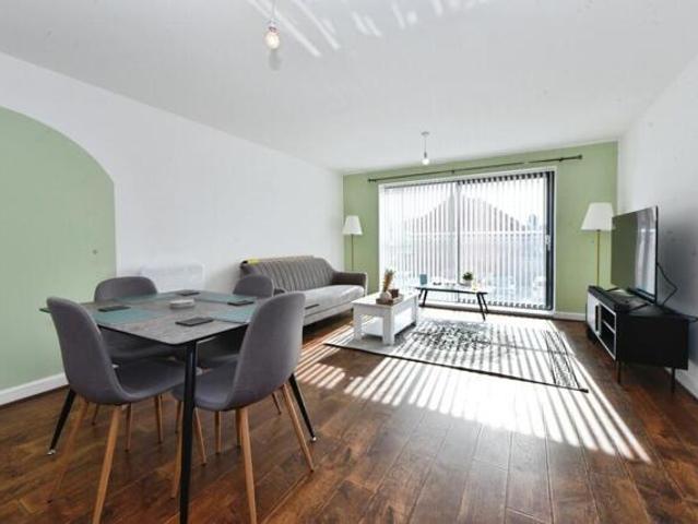 2 Bedroom Apartment Manchester Tameside LS99380906