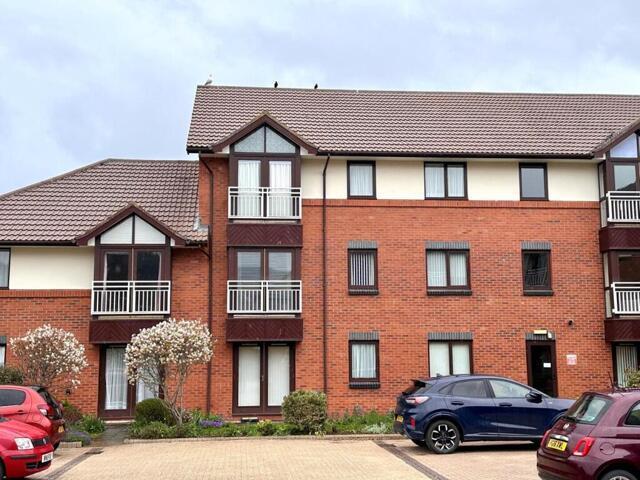 2 Bedroom Apartment Minehead Somerset LS99840117
