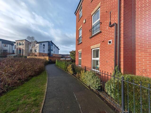 2 Bedroom Apartment Nantwich Cheshire East 101955402