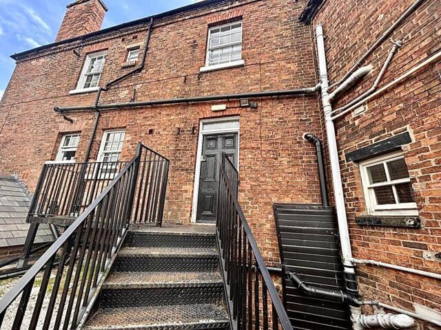2 Bedroom Apartment Nantwich Cheshire East 99926394