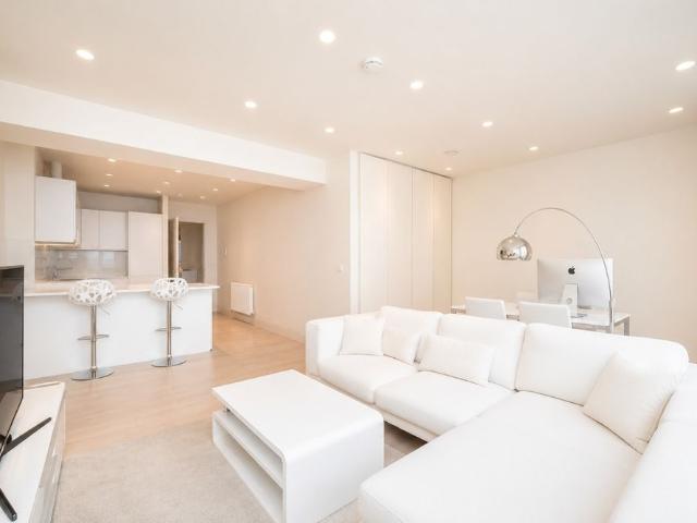 2 Bedroom Apartment, New Bond Street, Mayfair, W1S