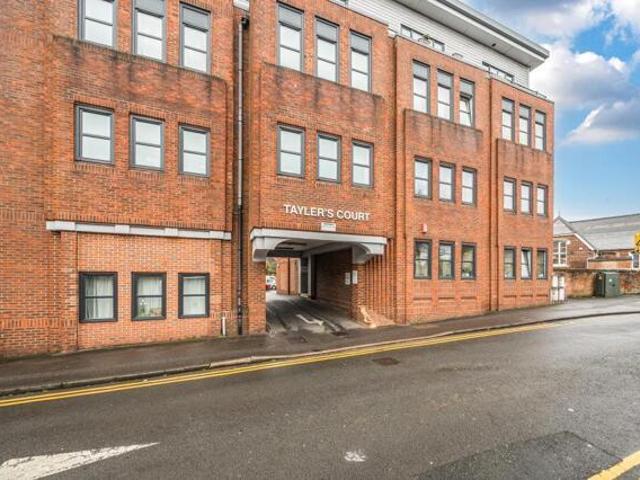 2 Bedroom Apartment Newbury West Berkshire 101678634