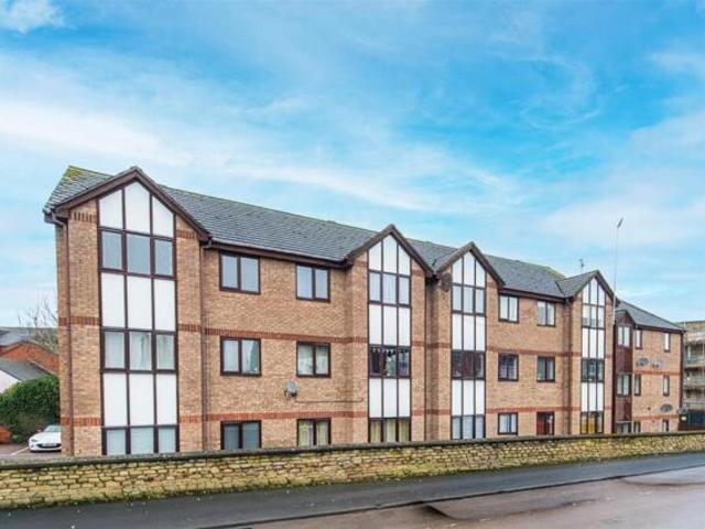 2 Bedroom Apartment North Street North Street 98718222
