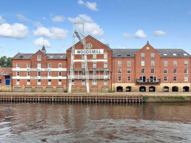 2 Bedroom Apartment North Yorkshire York 100097059