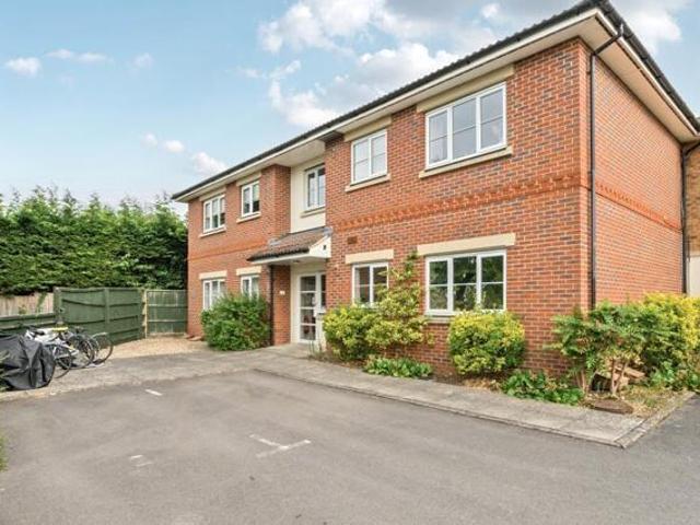 2 Bedroom Apartment Oxford Oxfordshire 98118754