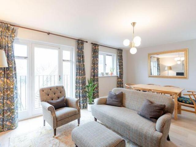 2 Bedroom Apartment Oxford Oxfordshire LS101955503