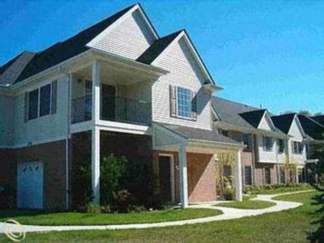 2 Bedroom Apartment at Shiawassee Cir in, Howell, MI