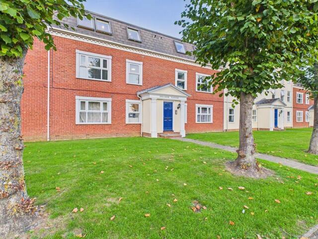 2 Bedroom Apartment Aylesbury Buckinghamshire 100855307