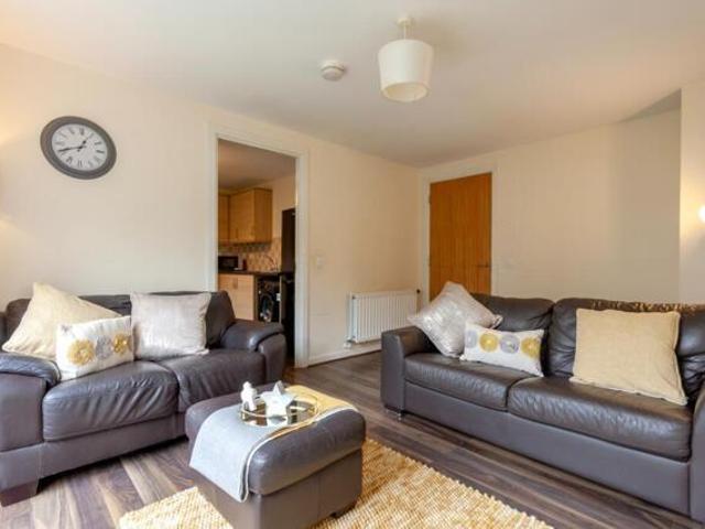 2 Bedroom Apartment Aberdeen City Aberdeen City LS100614779