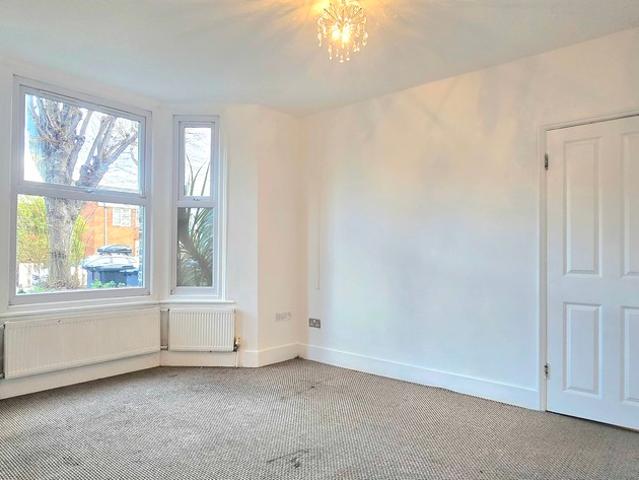 2 Bedroom Apartment, Albert Road, South Norwood